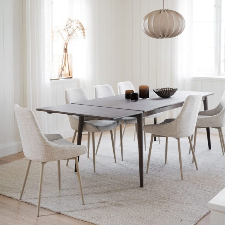 Rowico Tyler-ruokapöytä | Kruunukaluste